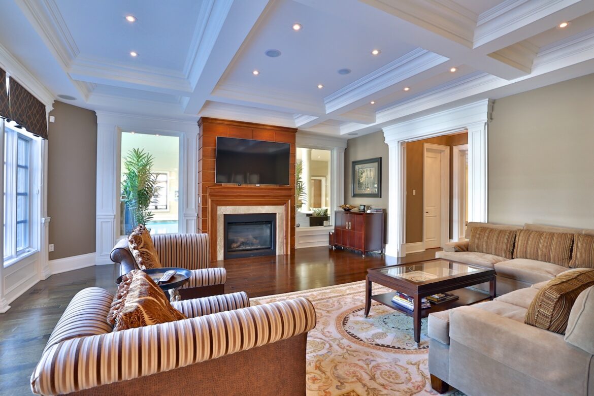 Love Backyard Entertaining? 12 The Bridle Path - Better Dwelling