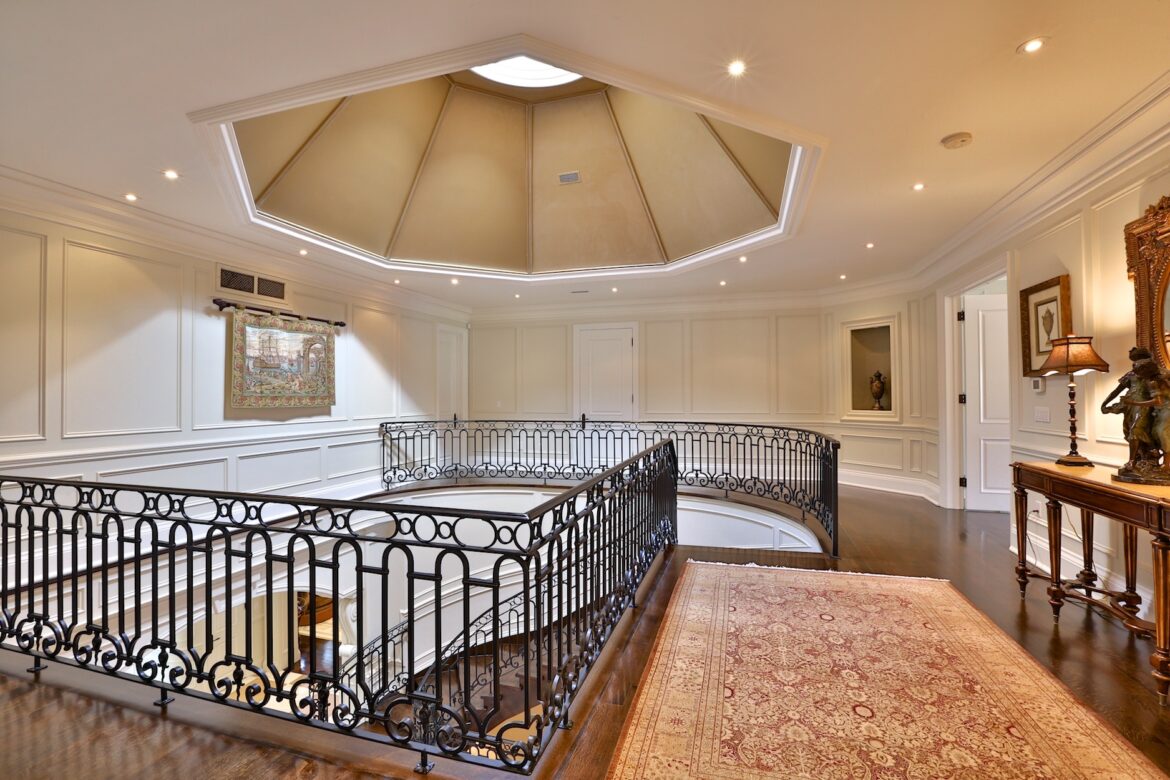 Love Backyard Entertaining? 12 The Bridle Path | Better Dwelling